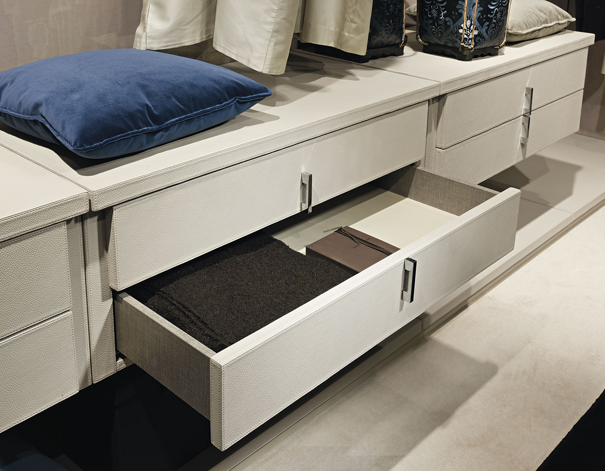 Malerba Night Closet Collection | Cantoni